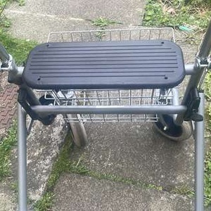 FreelyWheely: Rollator walking aid