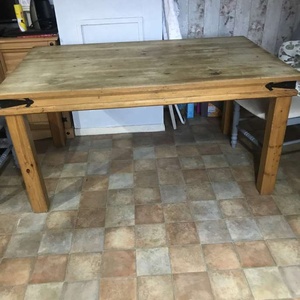 FreelyWheely: Kitchen table