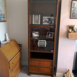 FreelyWheely: Display cabinet