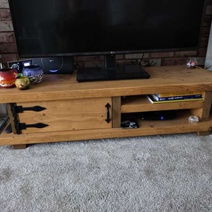 FreelyWheely: TV unit