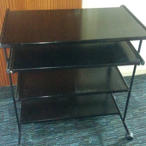 FreelyWheely: Black computer table