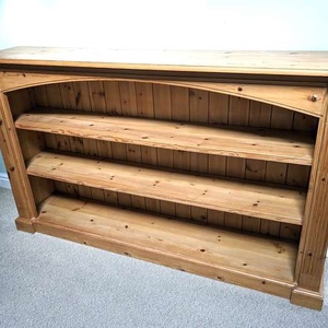 FreelyWheely: Pine book case