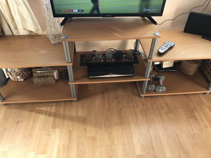 FreelyWheely: TV stand