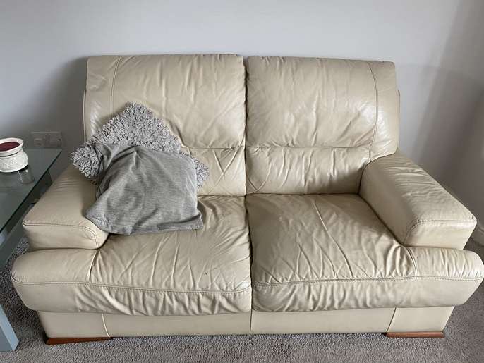 FreelyWheely: 2 x DFS cream 2 seater sofas