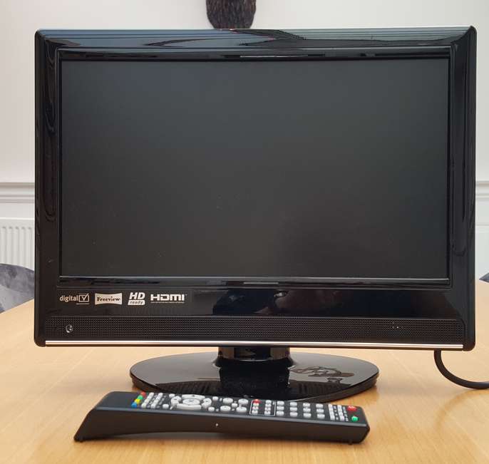 FreelyWheely: 15 Inch HDMI / SCART / Aerial TV