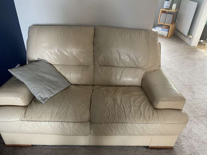 FreelyWheely: 2 x DFS cream 2 seater sofas