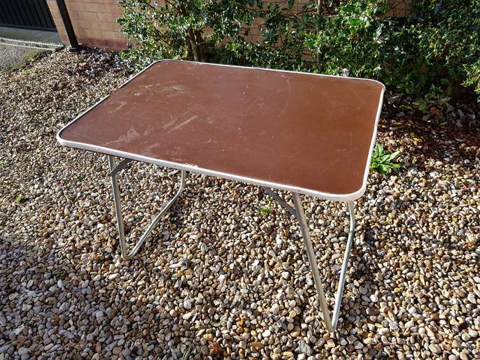 FreelyWheely: Folding table