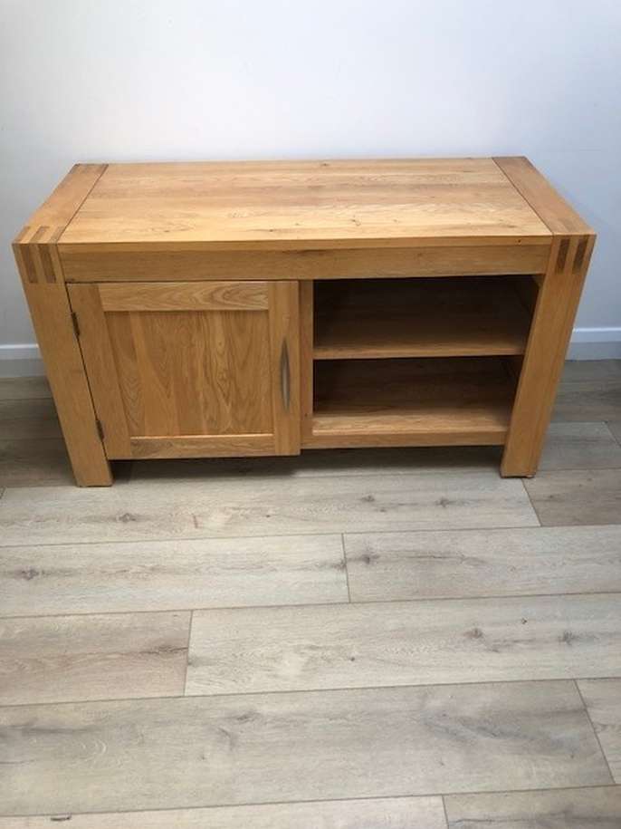 FreelyWheely: TV Unit