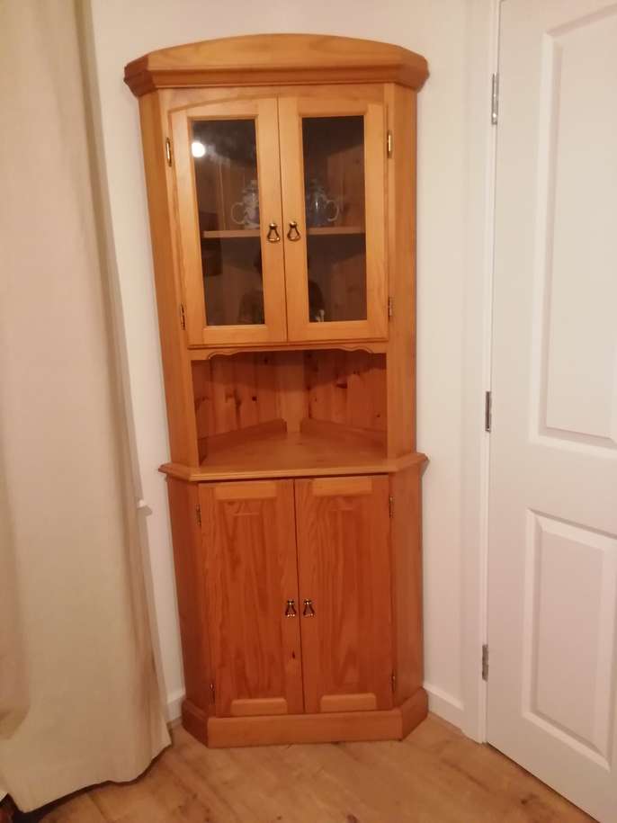 FreelyWheely: Corner cabinet