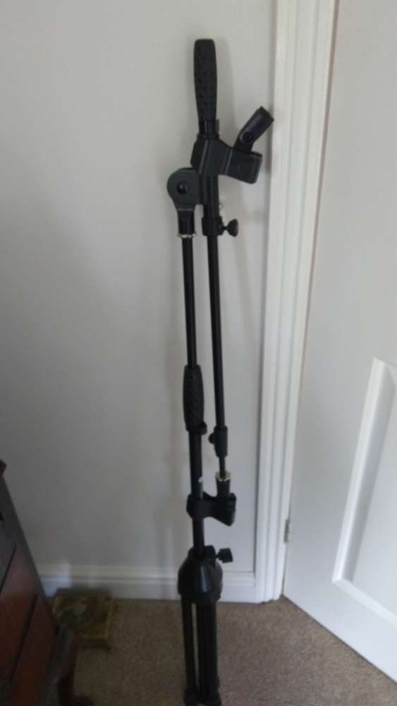 FreelyWheely: Microphone Stand