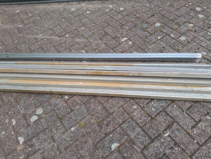 FreelyWheely: Aluminium Glazing bars