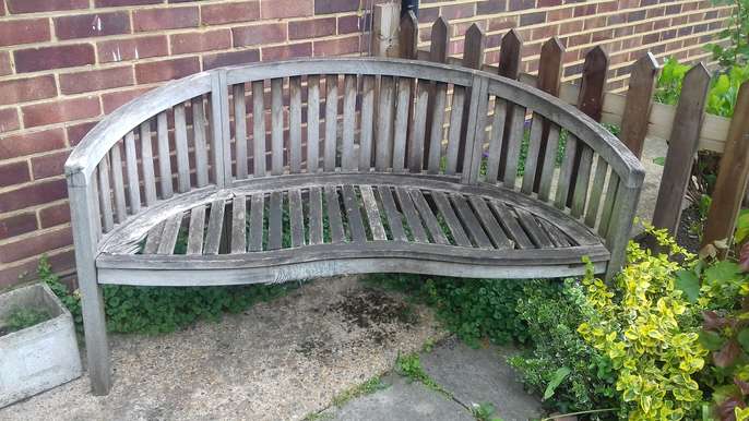 FreelyWheely: Old wooden garden furniture - FREE