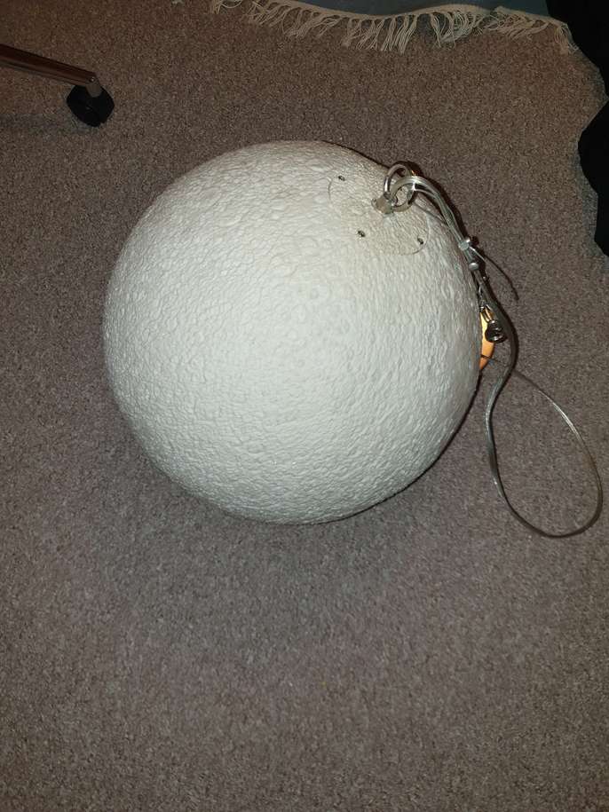 FreelyWheely: Moon light fitting