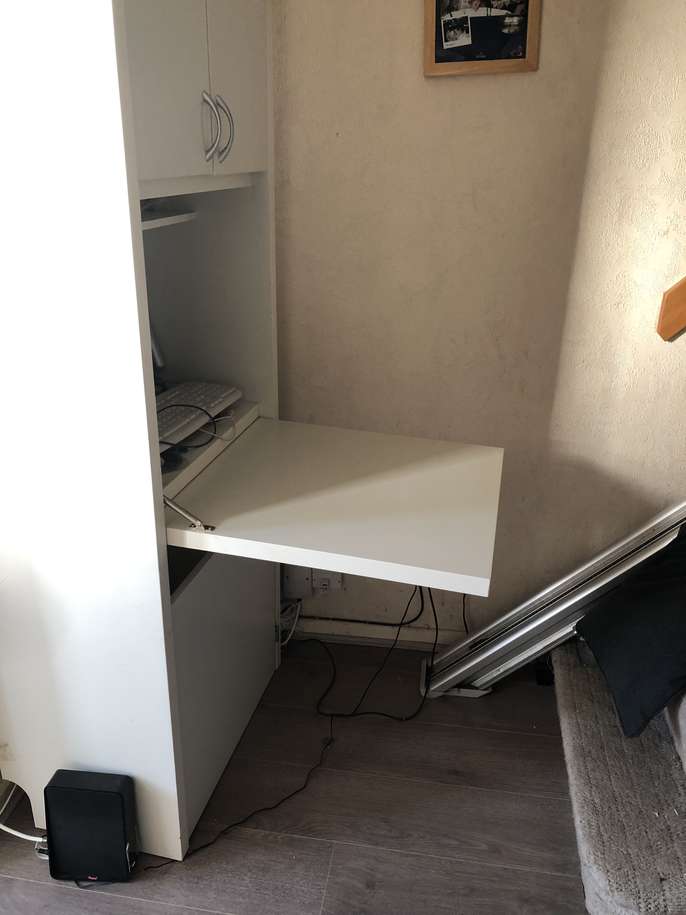 FreelyWheely: Ikea computer desk and cupboard