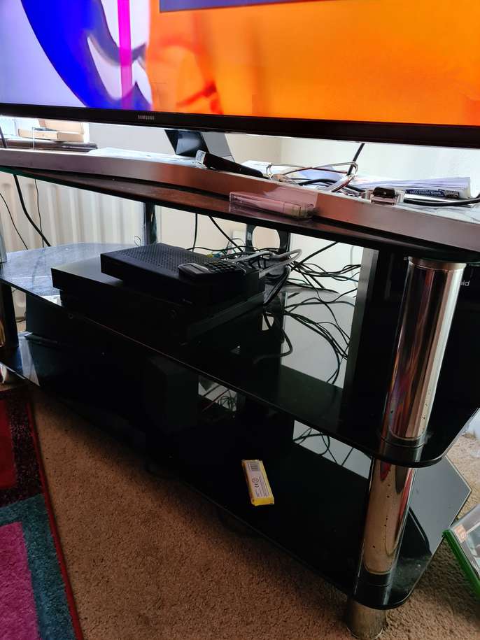 FreelyWheely: TV Stand