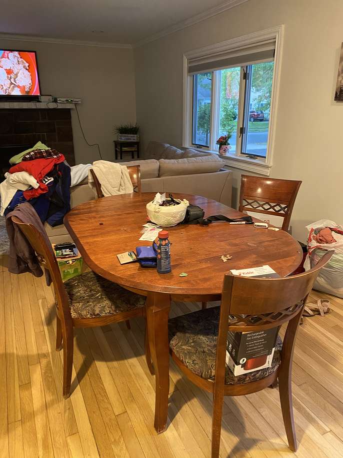 FreelyWheely: Cherrywood dining room table and chairs