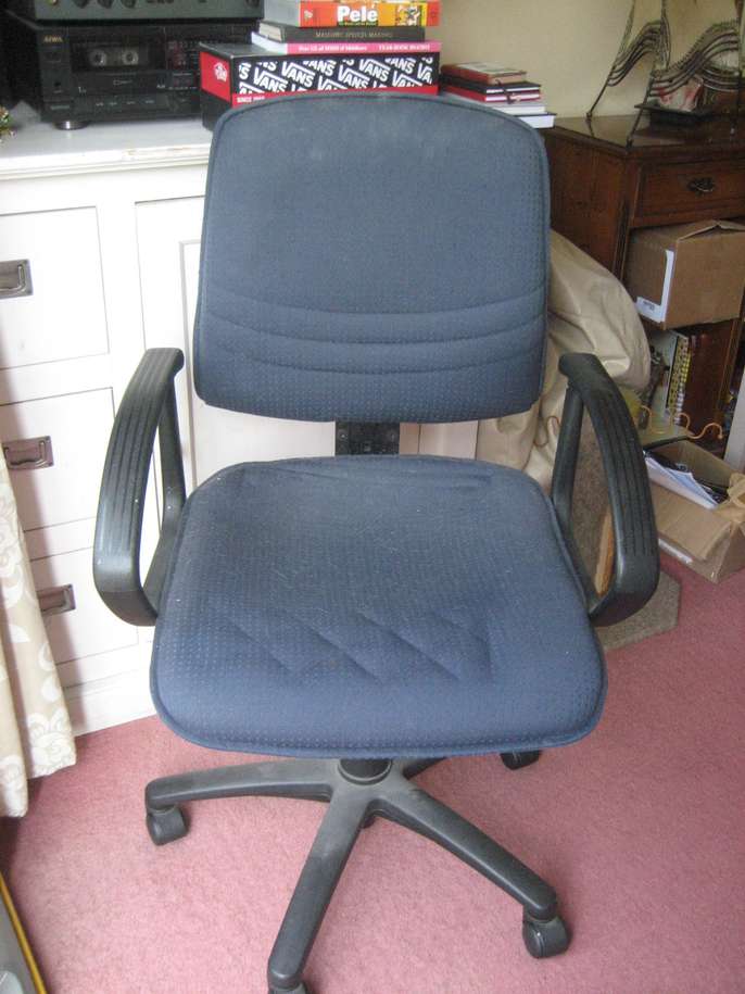 FreelyWheely: Office / computer chair