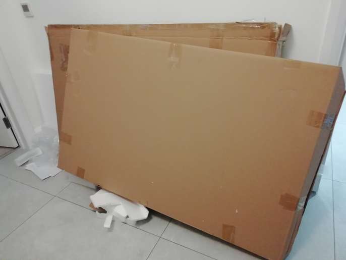 FreelyWheely: 140cm x 90cm Large cardboard box and packaging