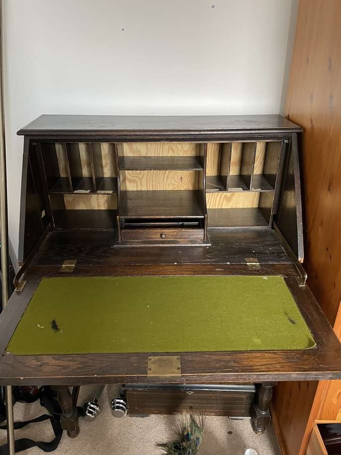 FreelyWheely: Writing desk bureau