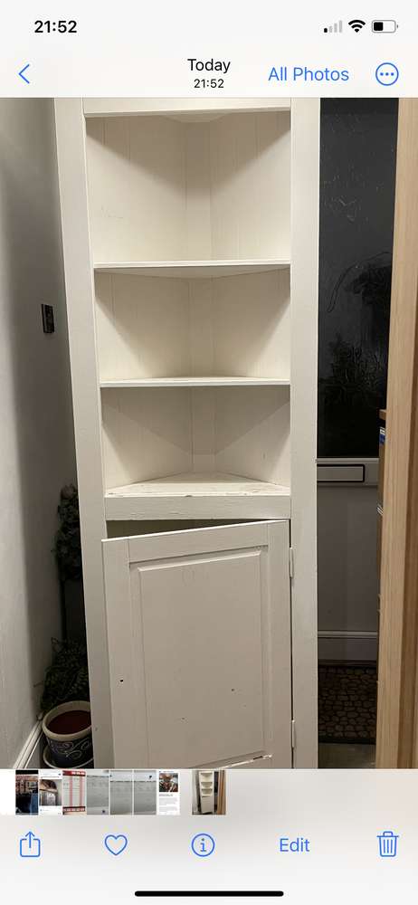 FreelyWheely: Corner cupboard
