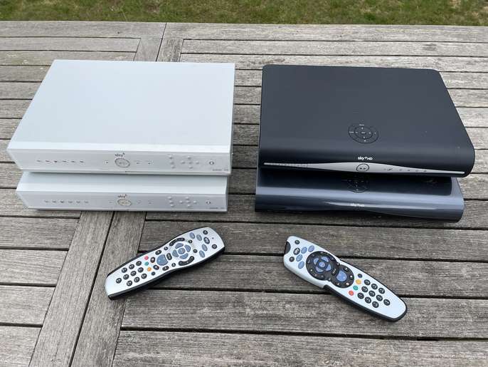 FreelyWheely: 4 Free Sky Boxes & 2 Controllers