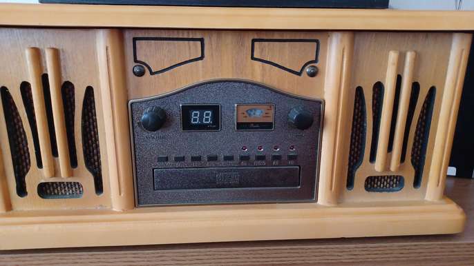 FreelyWheely: Record player and dvd player