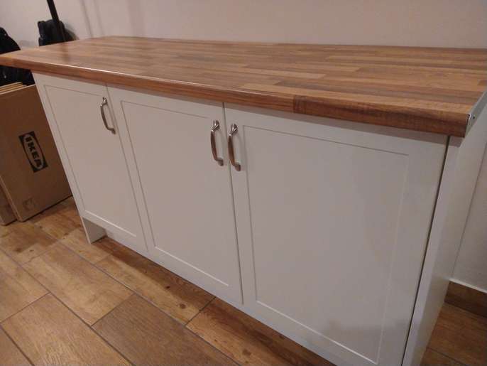 FreelyWheely: Kitchen/dining cabinet