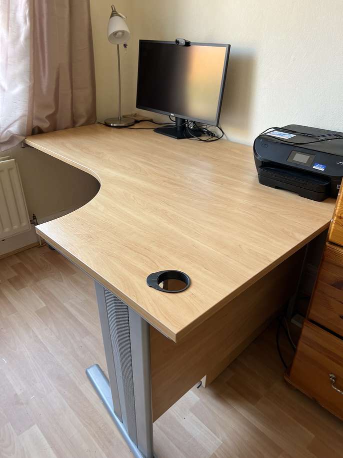 FreelyWheely: Large office / computer desk