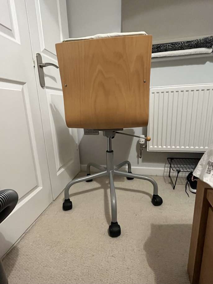 FreelyWheely: Office / desk Chair (FREE)