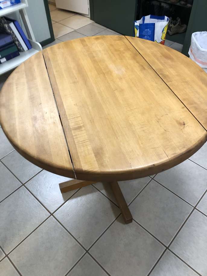 FreelyWheely: Round table