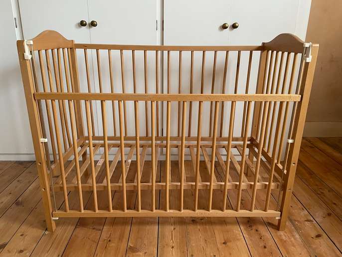 FreelyWheely: Cot