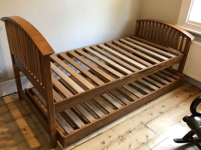 FreelyWheely: Solid wood single beds