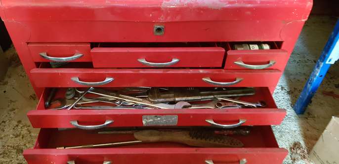 FreelyWheely: Shed clearance - Large tool box and spanners