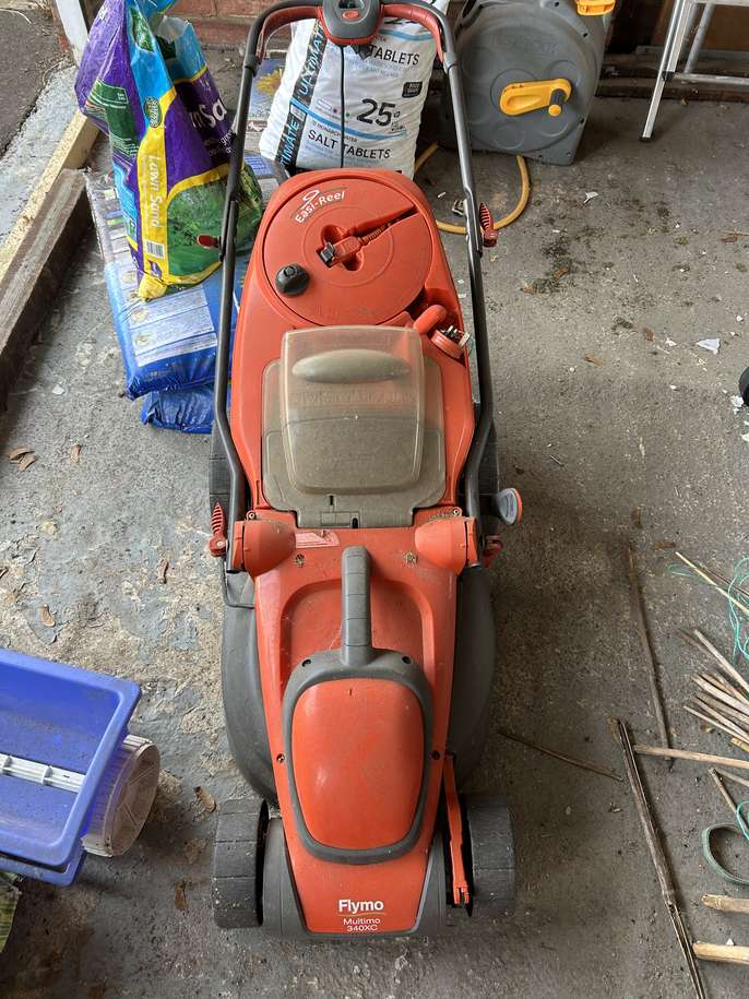 FreelyWheely: Lawn mower