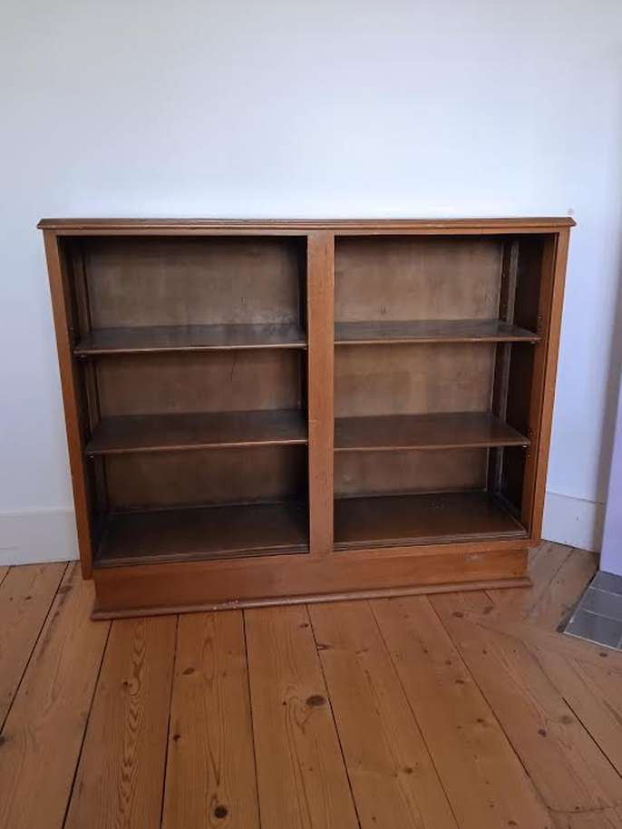 Freelywheely Glass Fronted Cabinet