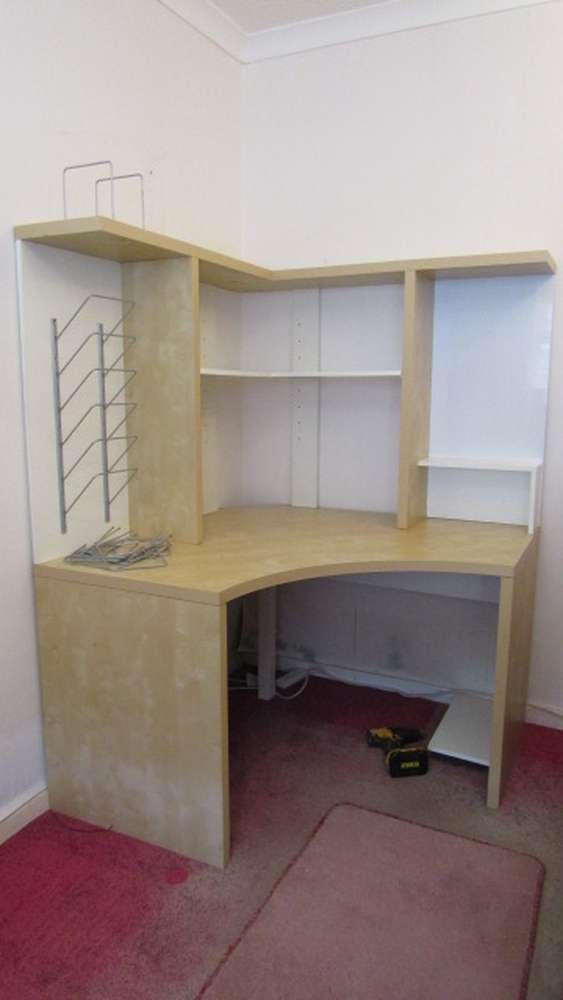 FreelyWheely: Corner computer desk