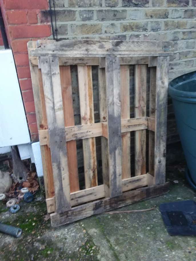 FreelyWheely: Wooden pallet