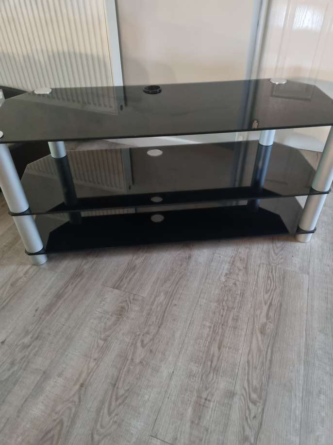 FreelyWheely: TV unit