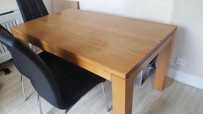 FreelyWheely: Dining table
