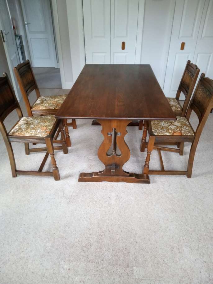 FreelyWheely: Dining Table and 4 Chairs
