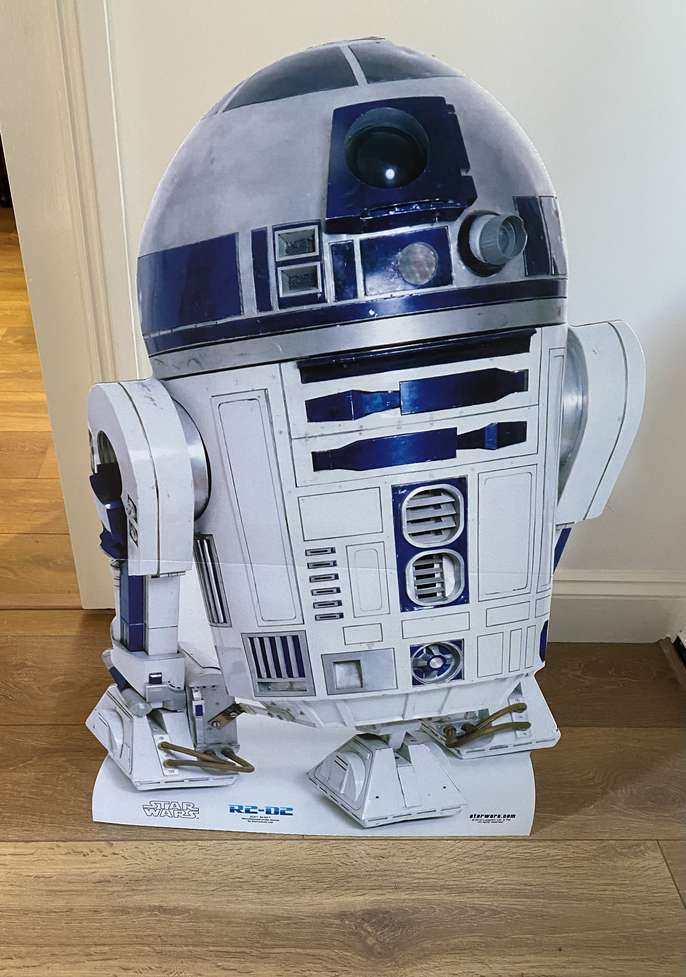 FreelyWheely: Life size r2-d2 cut out