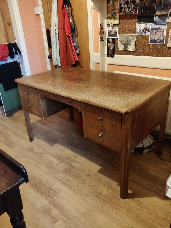 FreelyWheely: Old London Transport desk