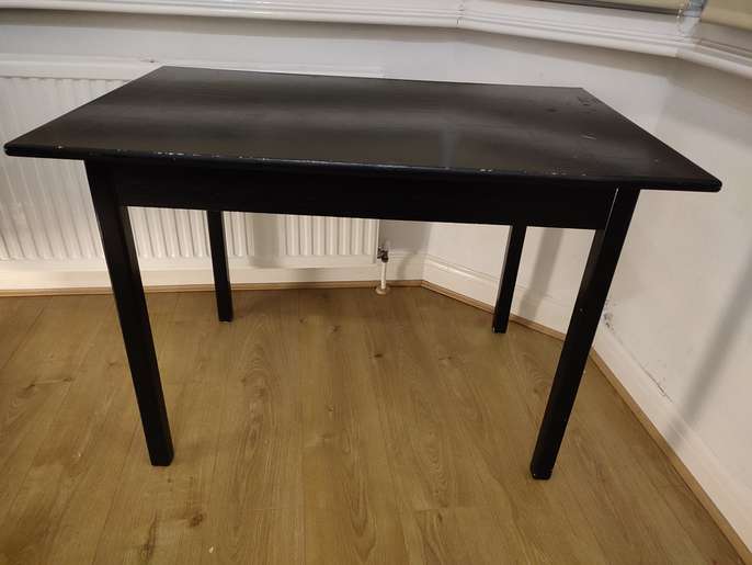 FreelyWheely: Small black table