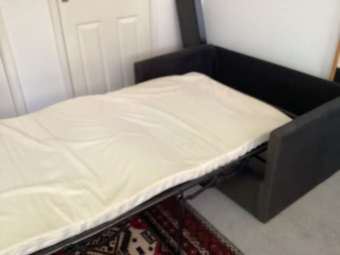 FreelyWheely: Sofa bed