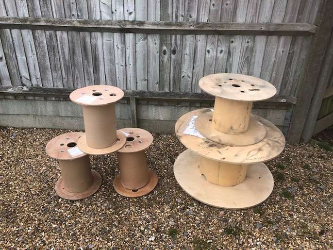 FreelyWheely: Wooden pallets and cable drums