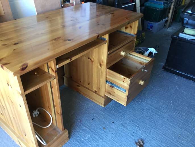 FreelyWheely: Computer/office desk