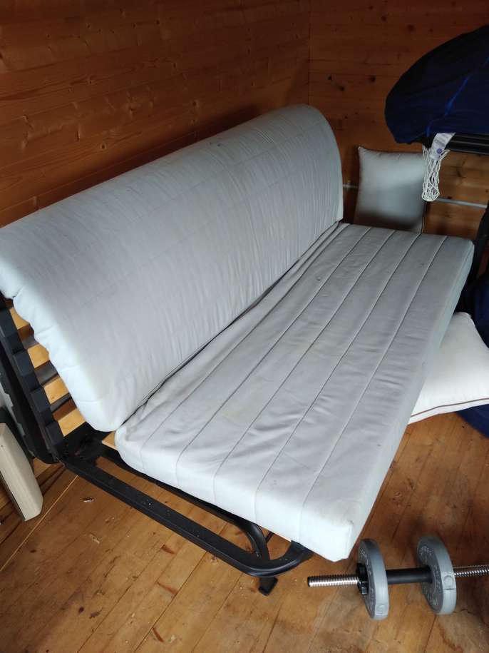 FreelyWheely: Ikea sofa bed