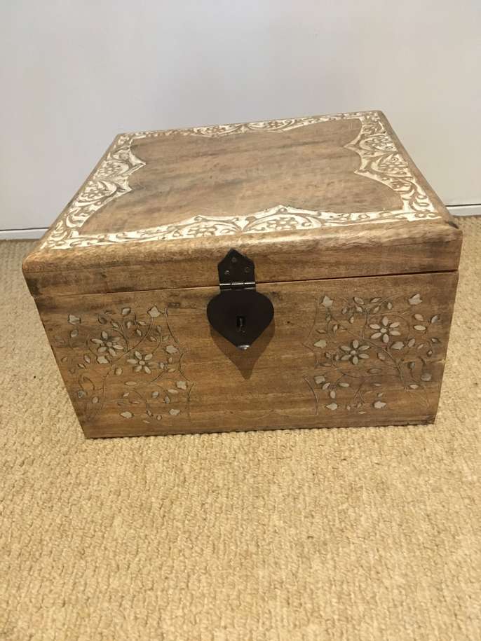 FreelyWheely: Decorative Wooden Storage Box