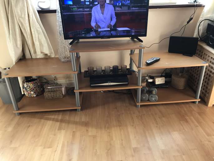 FreelyWheely: TV stand