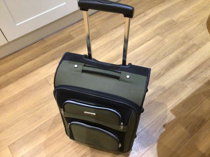 FreelyWheely: Weekend/small suitcase